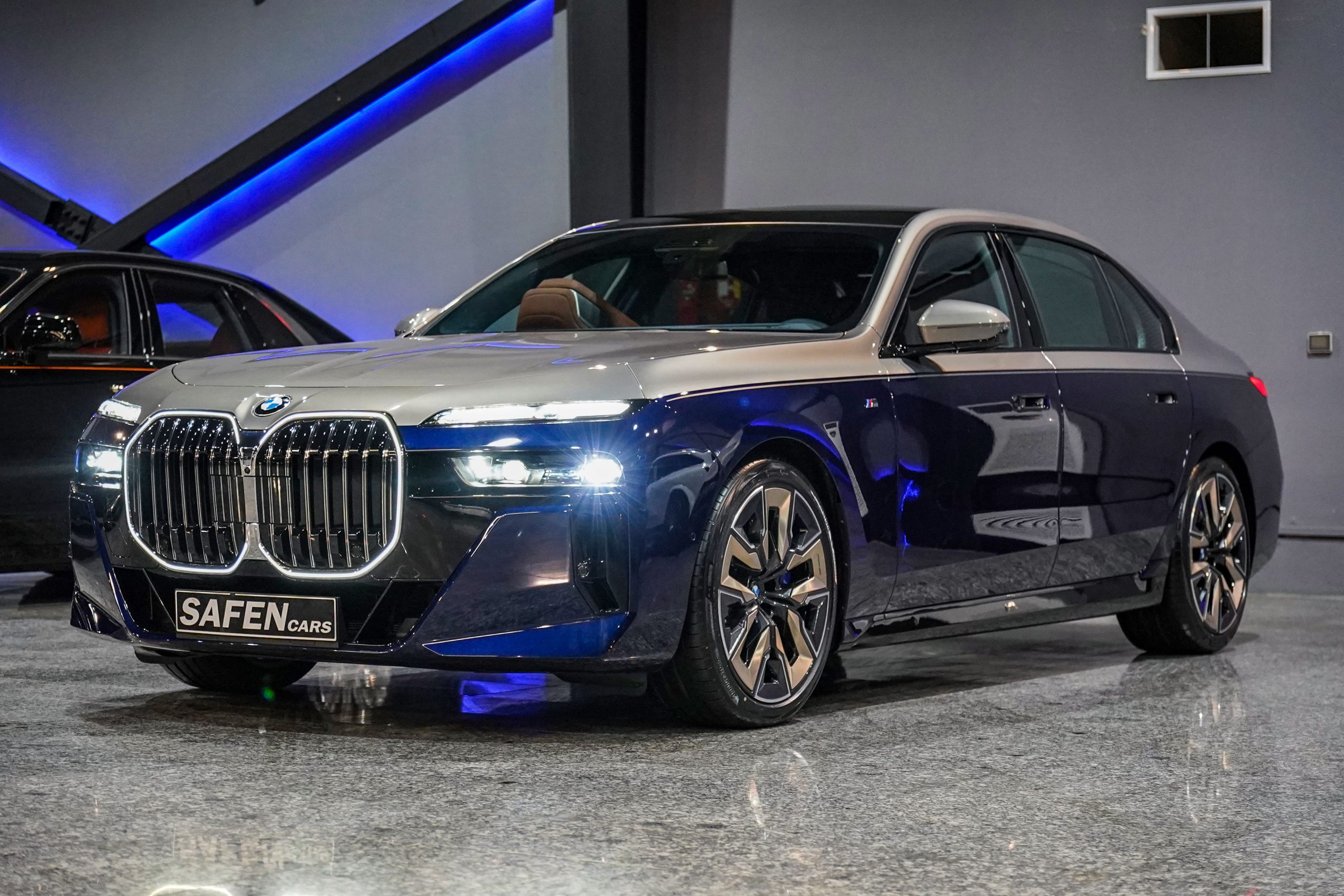 2023 BMW 760i Duo-Tone – Safen Cars
